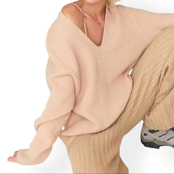 Urban Outfitters | Sweaters | Urbanoutfitters Victoria Oversized Knit ...